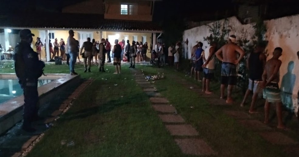 Bahia: Festa ‘rave’ com 70 jovens é encerrada pela polícia