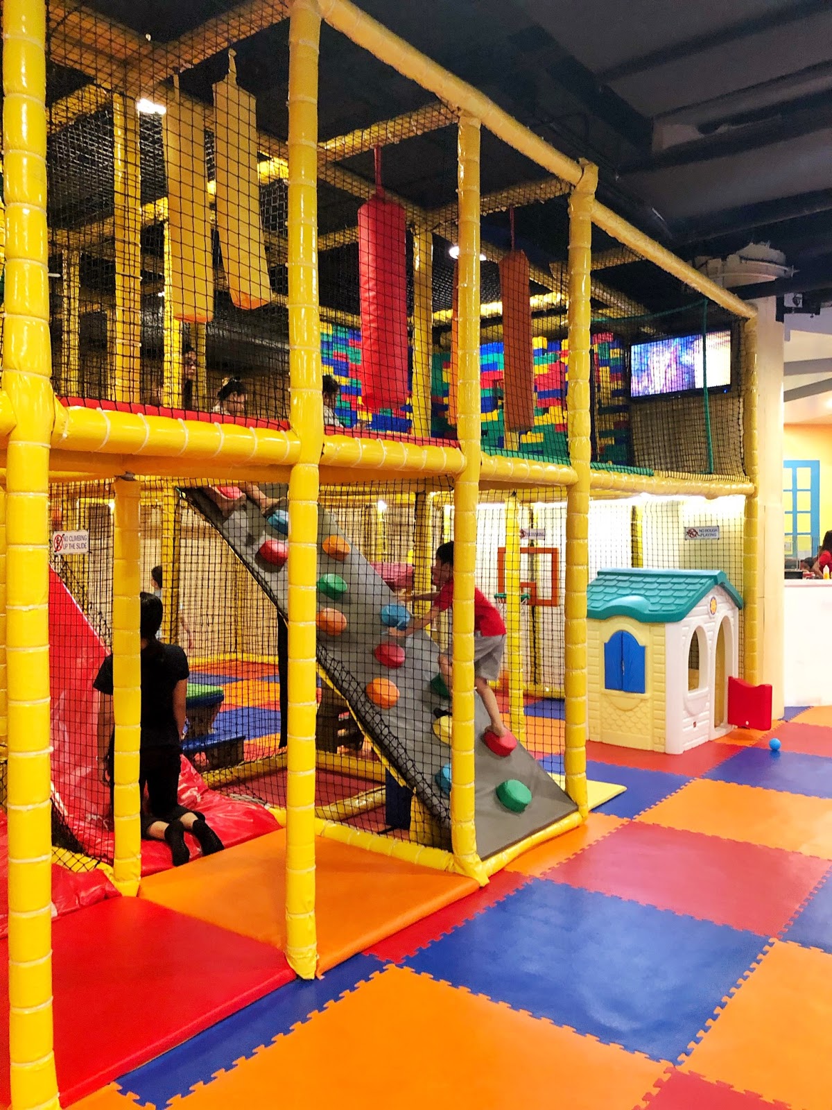 MytwinkletwinkleStar: Fun City Circuit Makati