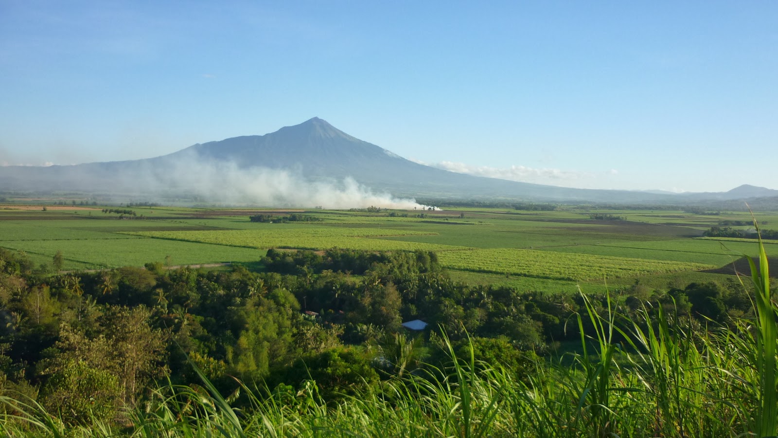 Isabela, Negros Occidental: Beautiful Mt. Canlaon