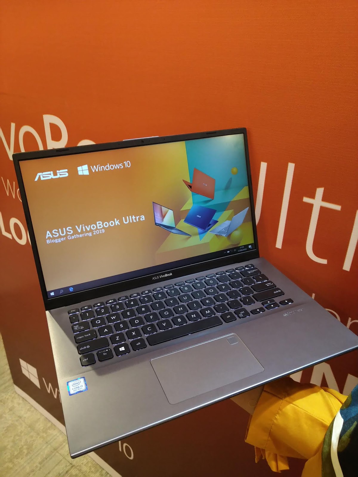 √ASUS VivoBook Ultra A412 untuk Seorang Pendamping Sosial PKH