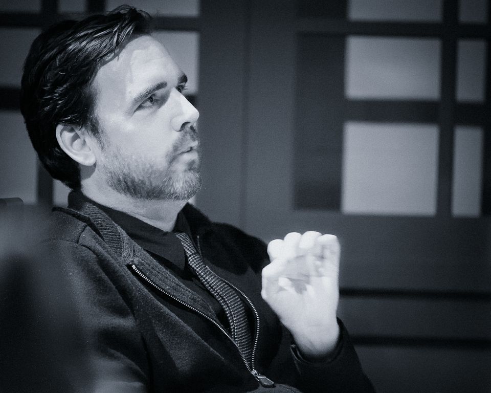 Camas y Mesas: Emilio Williams dirigirá la versión en Estados Unidos de ...