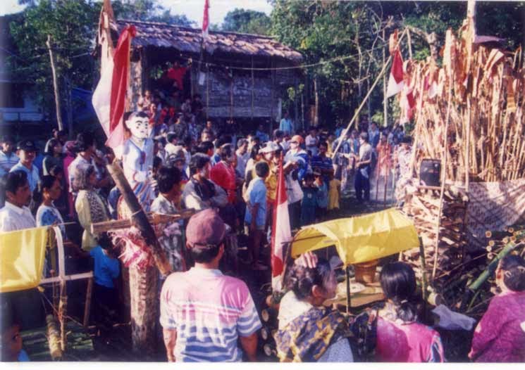 Ritual Tiwah Proses mengantarkan Roh - Looking Indonesia