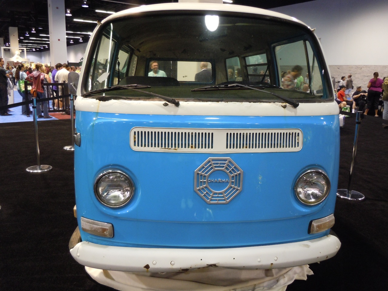 Hollywood Movie Costumes and Props: DHARMA Initiative VW van from LOST ...