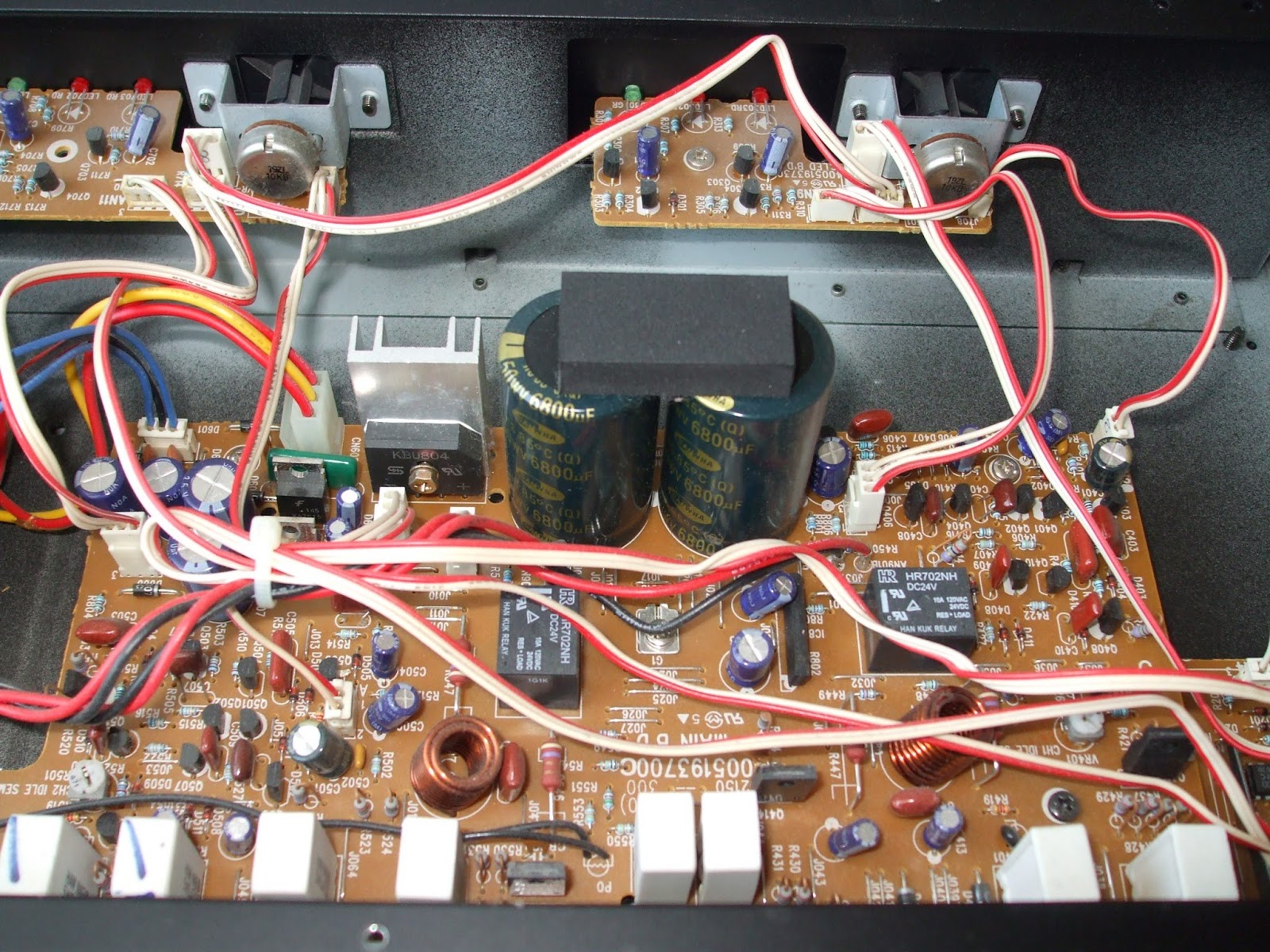 bo: Inter-M R150 Reference amplifier inside.