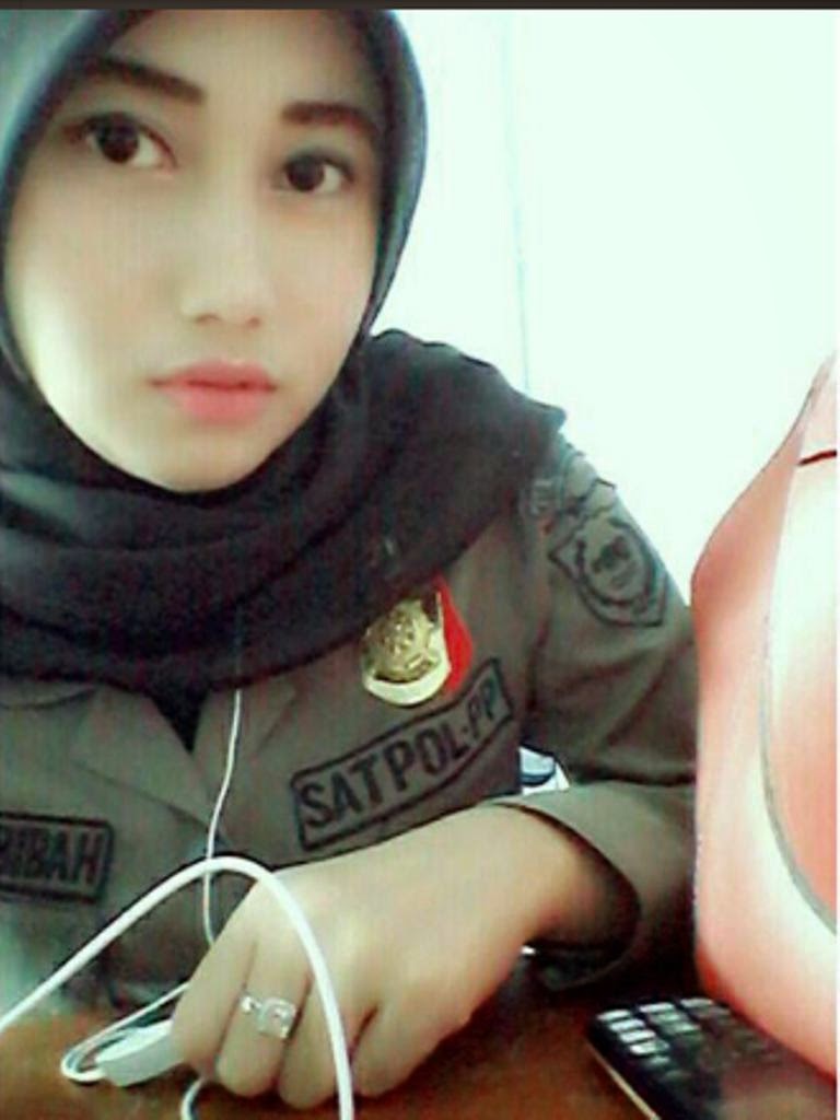 Nurul Habibah, Satpol PP Cantik Asal Banten - Wagz - Hot Girls Entertainment News