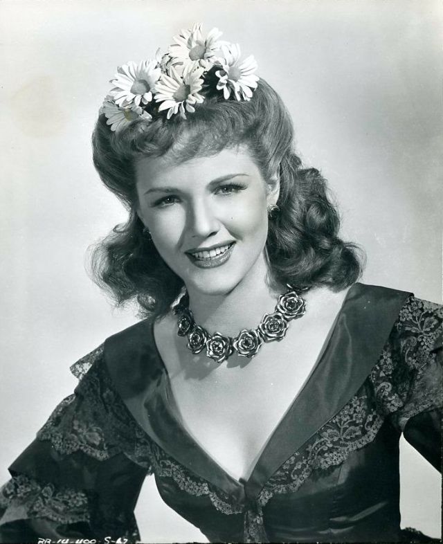 45 Glamorous Photos of Barbara Britton in the 1950s and '60s ~ Vintage ...