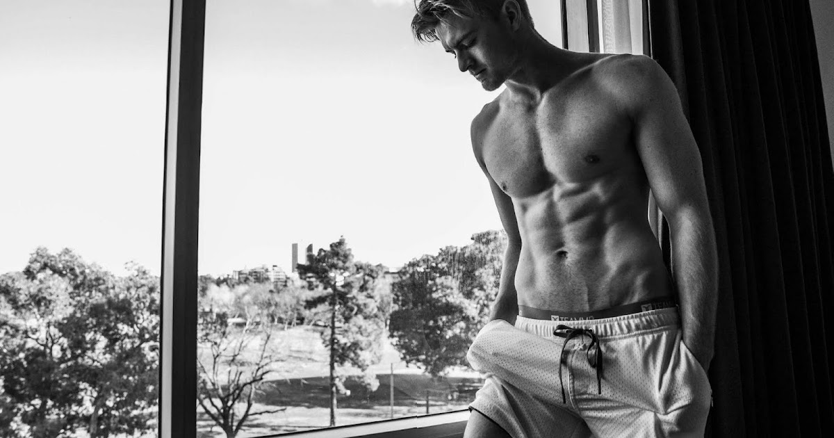 'Room service': Josh Elton pra ADON Magazine Septiembre 2018