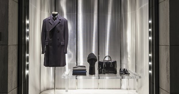 mylifestylenews: PRADA 2015 Christmas Window Display