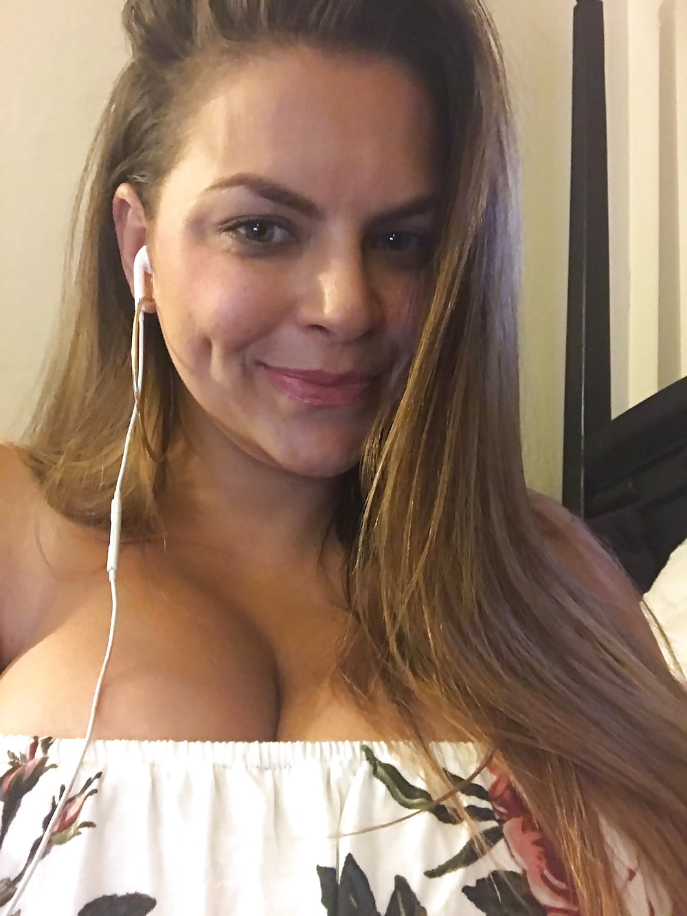 A Dream of Huge Bountiful Breasts, Sumptuous Soft Curves: Celebrating beautiful Alaura Grey and ...