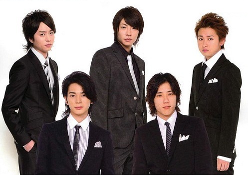 Love Asia Music: Arashi revela capas para próximo álbum "Beautiful World"!