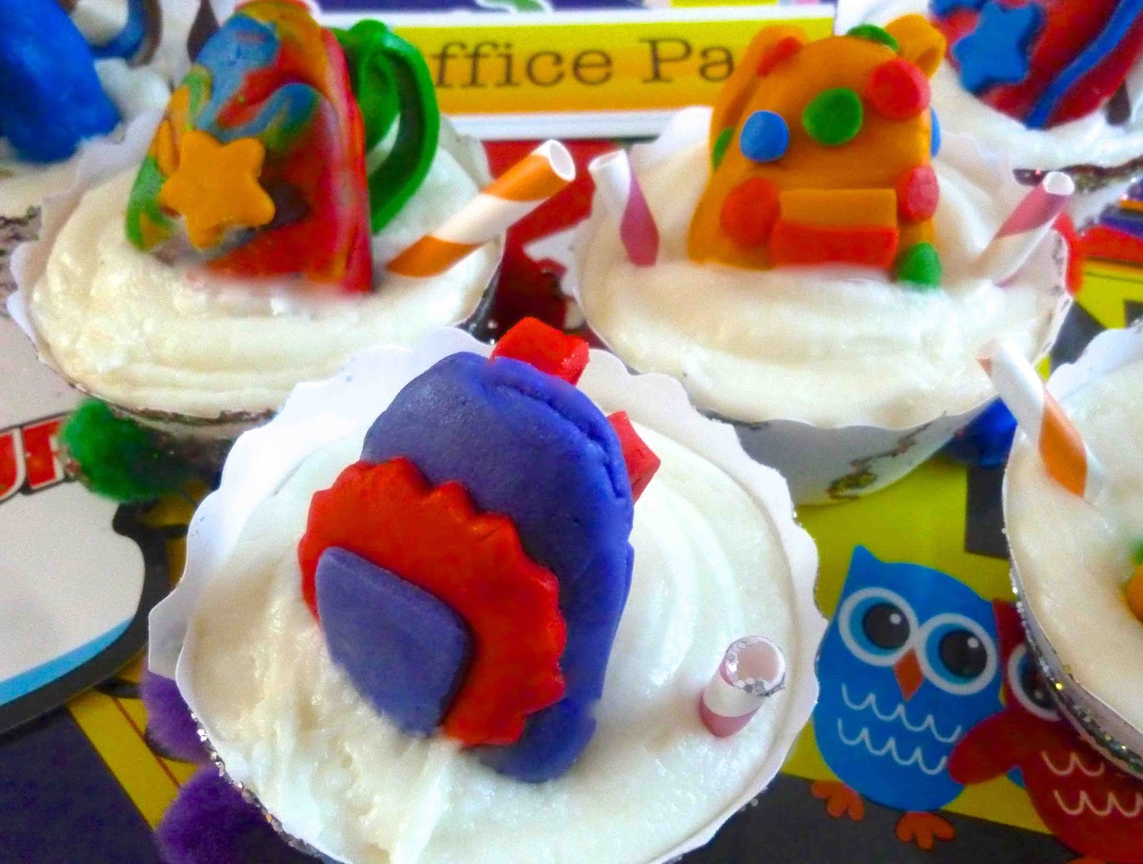 Backpack Cupcakes for a Bella Cupcake Couture- Back to School Blog ...