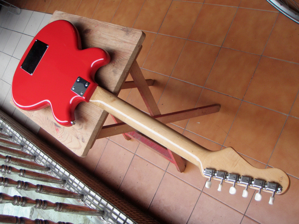 Hofner Colorama II restoration project (part 20) - Putting it all back ...