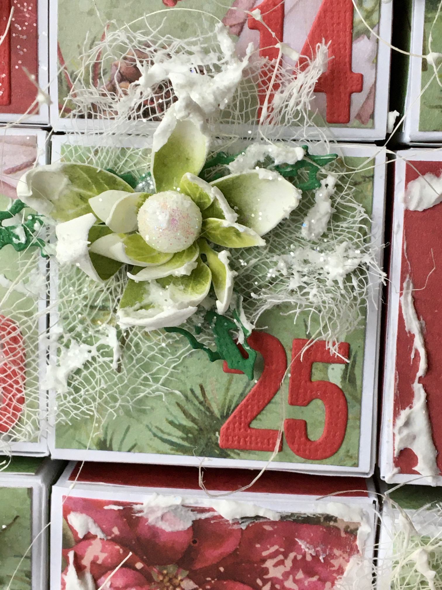 Shadow Box Christmas Advent Calendar with Michelle - Couture Creations