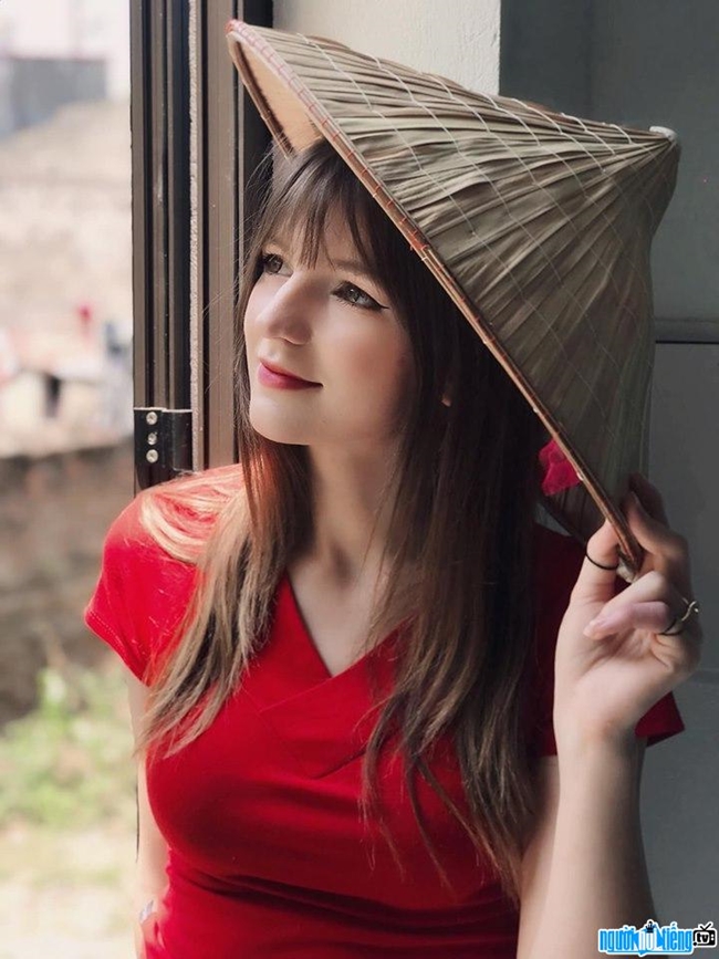 [CÓ LINK] Clip nóng DJ Alexandra Rud 40s nhấp nhô cực sướng tại khách sạn