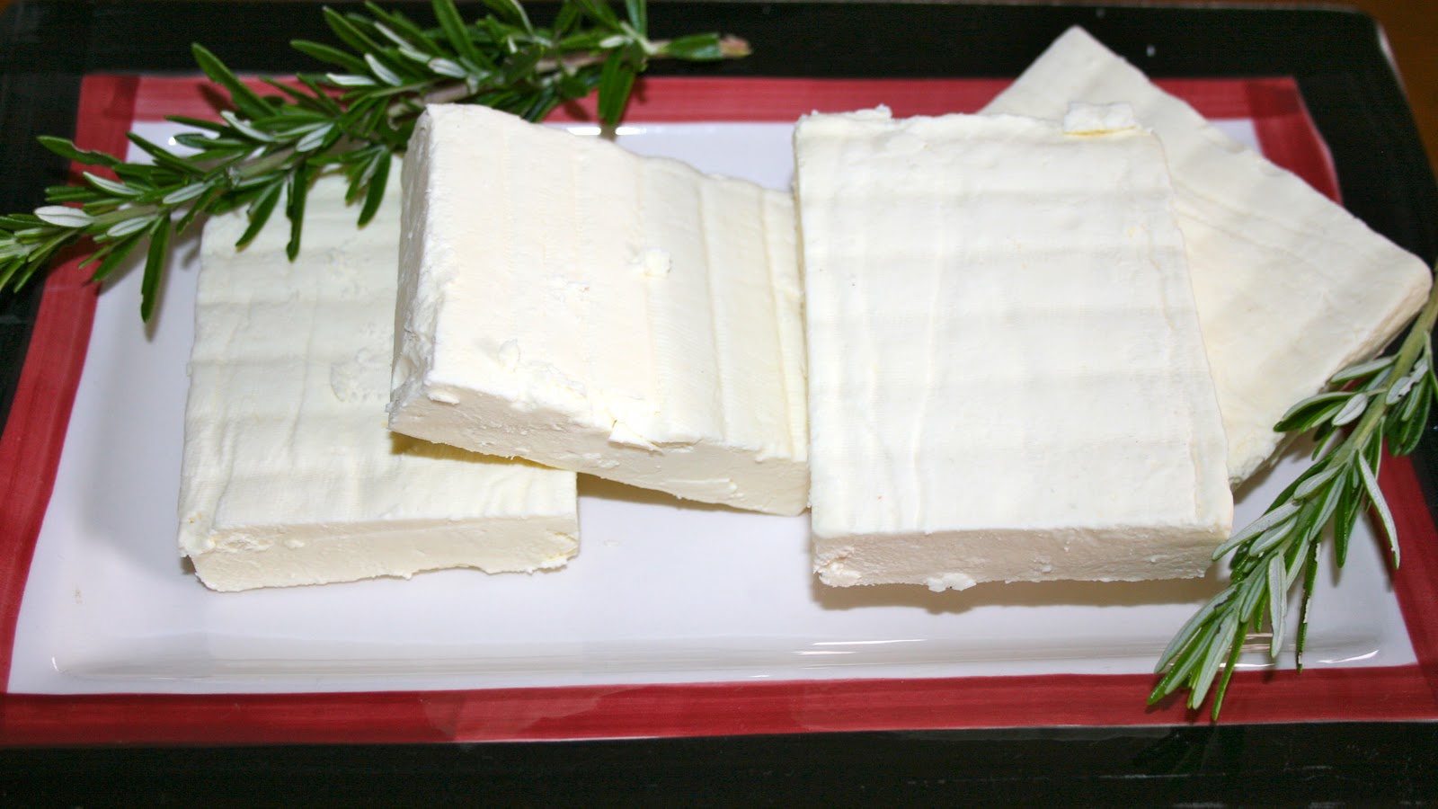 Eat, Knit, Love. . .: Eat. . . Homemade feta cheese