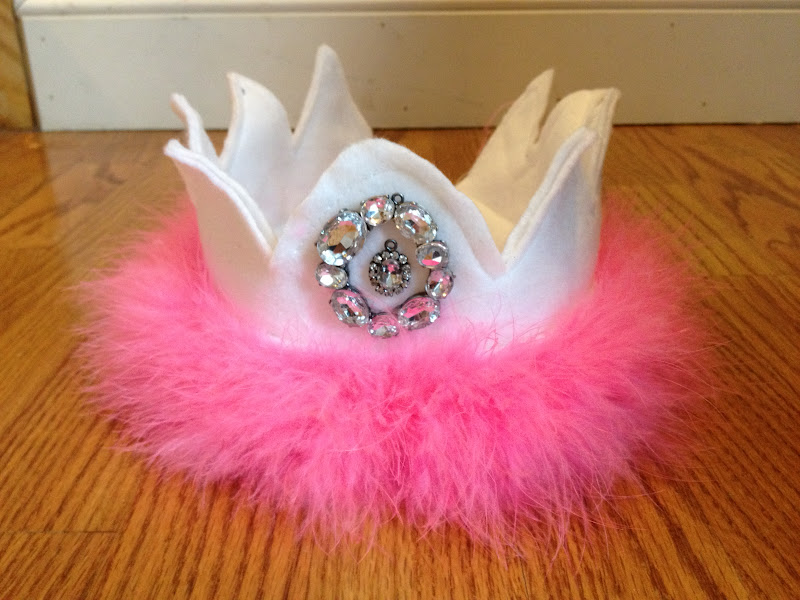 Pinkapotamus: Felt Crown and an Announcement