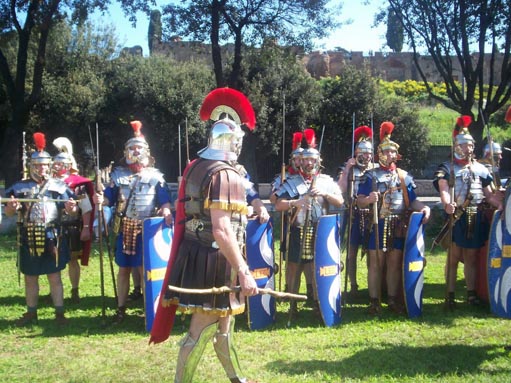 Byzantine Military: Did Roman Legionaries Wear Red Tunics?