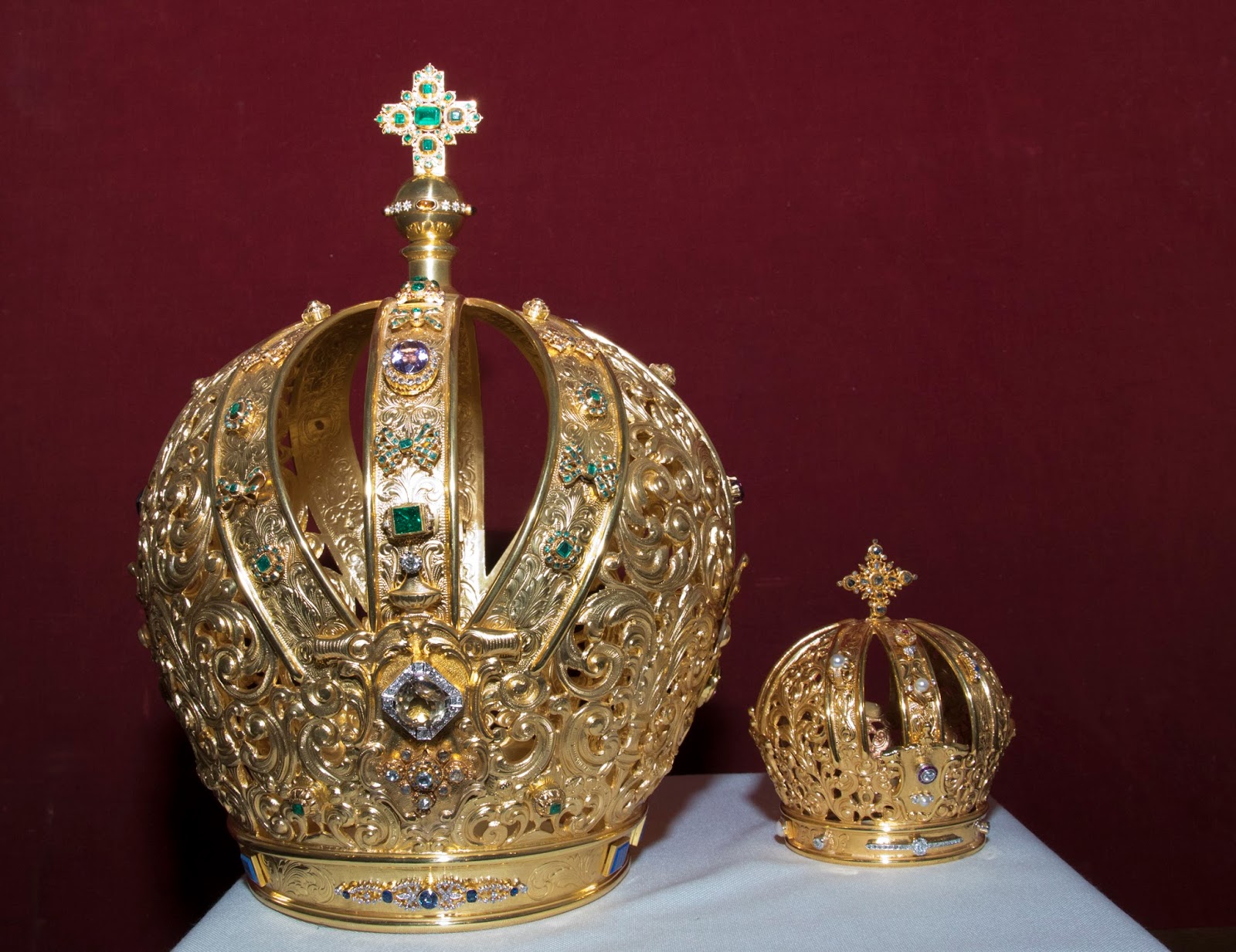 EL SAYON: LAS CORONAS Y EL ROSTRILLO DE LA CORONACIÓN PONTIFICIA DE LA ...