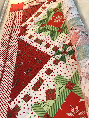 Sew'n Wild Oaks Quilting Blog: Machine Quilting Christmas Ribbons