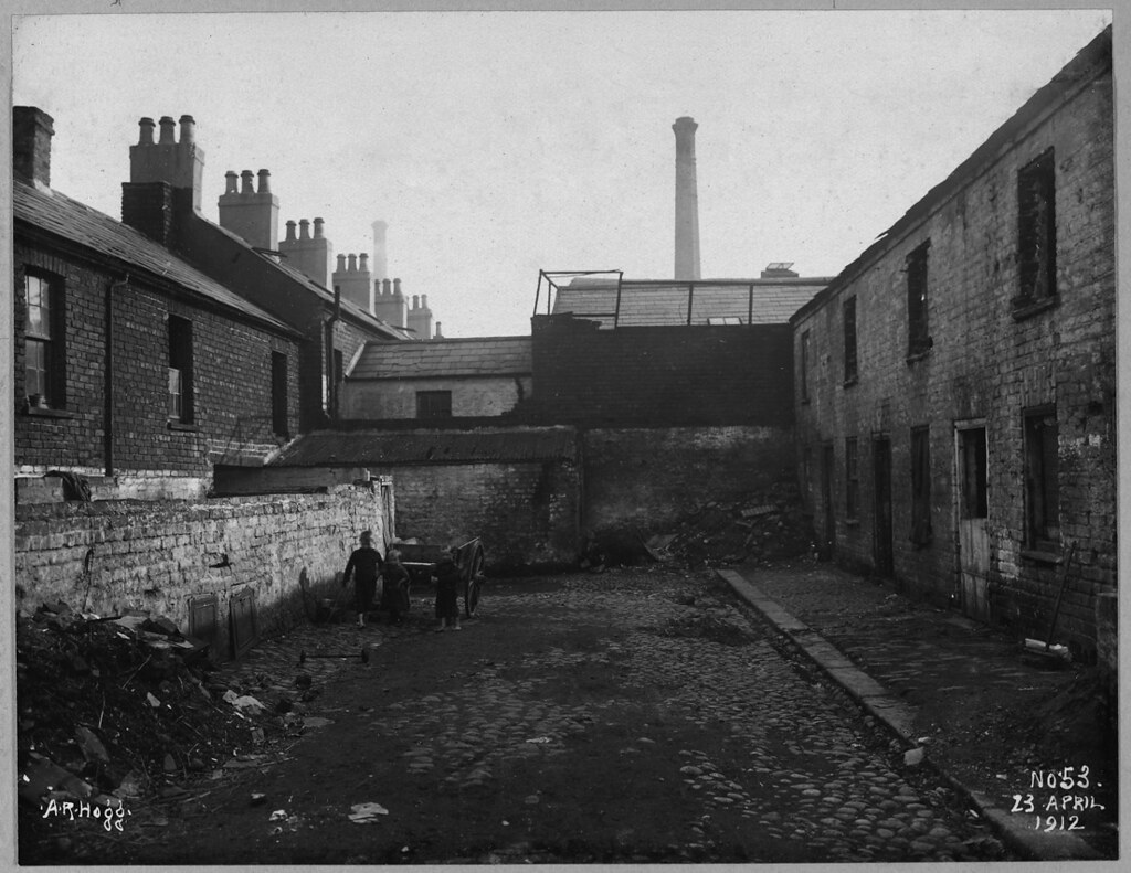 60 Amazing Vintage Photographs Capture Street Life in Belfast in the ...