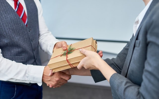 Bootstrap Business: 7 Best Gift Ideas Clients Will Appreciate Forever