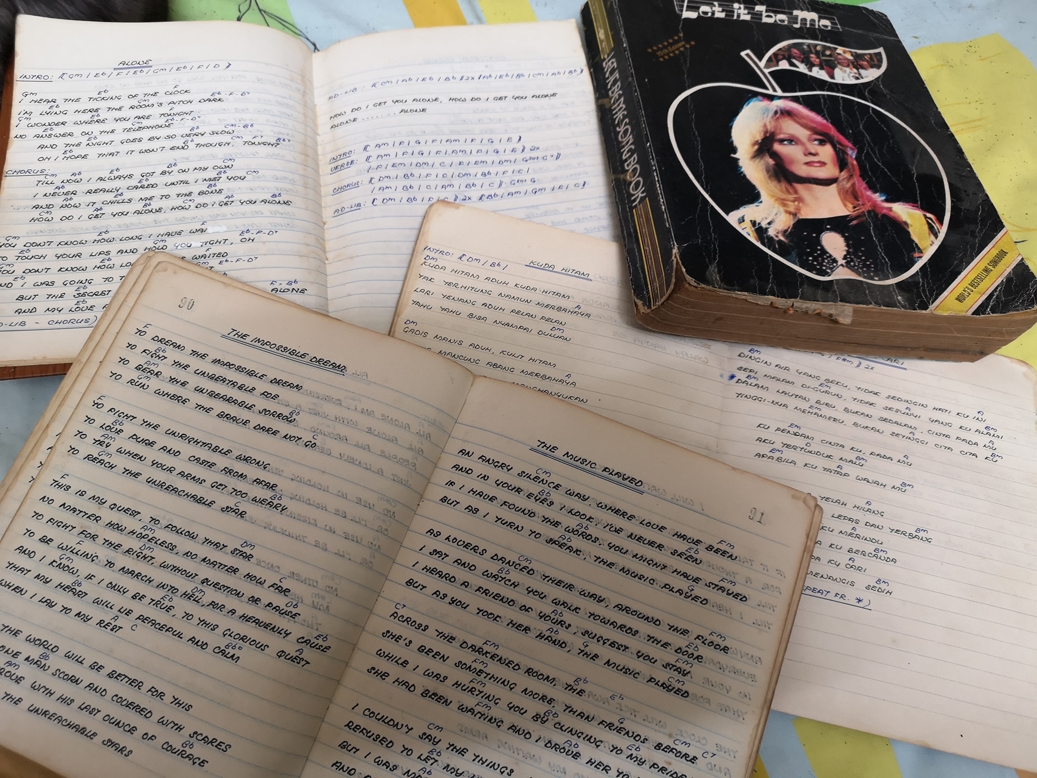 .: Yesterday Once More = Hand-Written Song Books