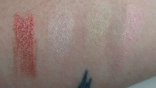 MAC Pearl Matte Face Powder in Trophy