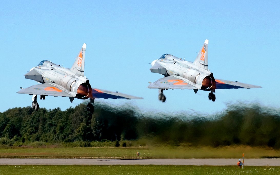 SAAB JA 37 Viggen (Wallpaper 3) aircraft photo gallery | AirSkyBuster