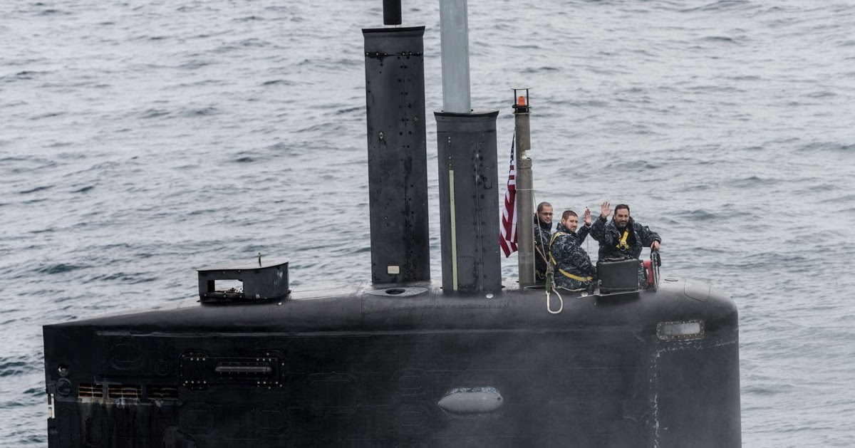 Asian Defence News: NATO Exercise Dynamic Mongoose conduct ship manoeuvres