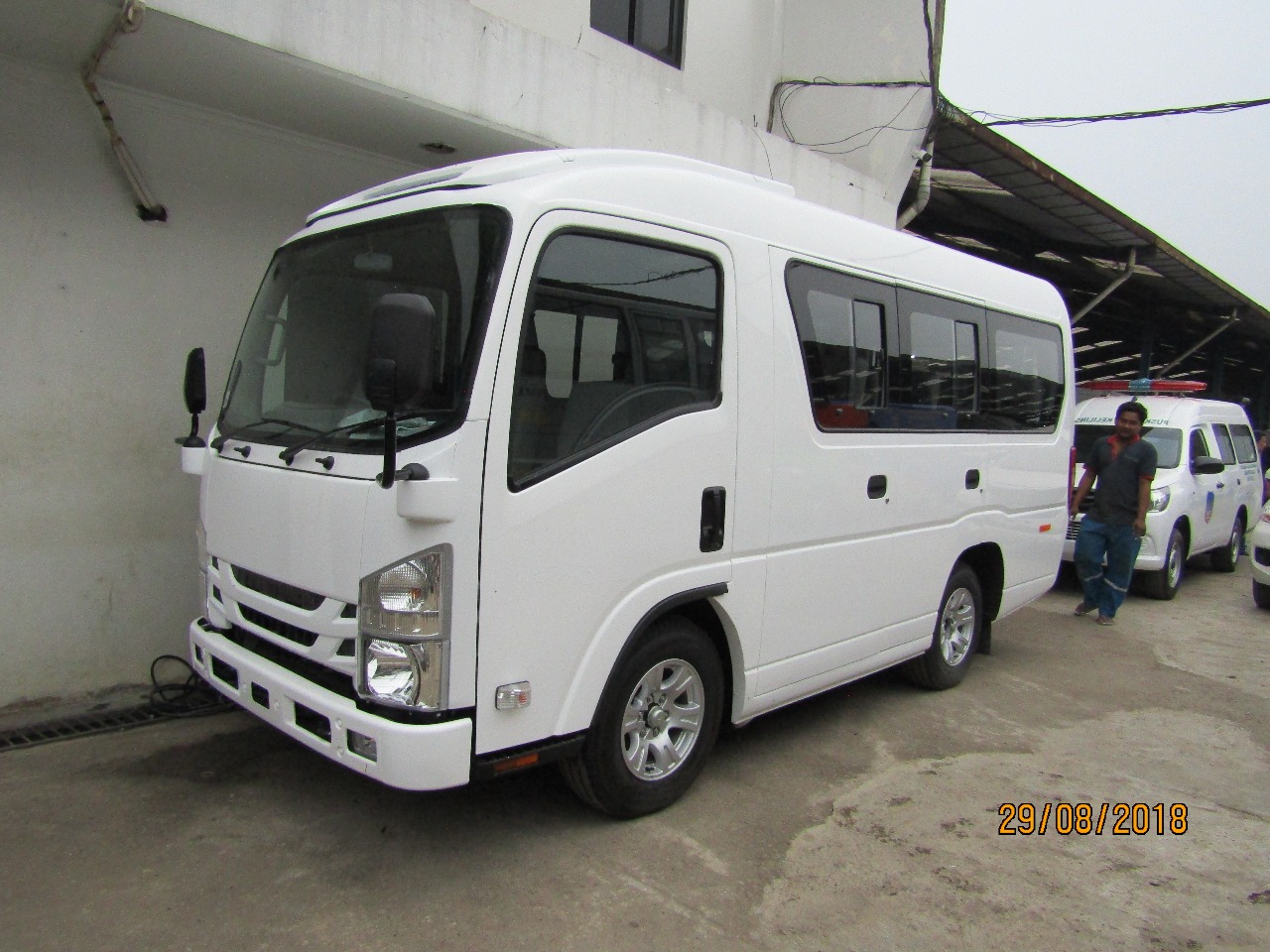 ISUZU ELF NLR 55 B MICROBUS (SHORT) U
