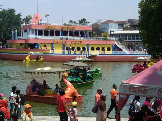 Taman Rekreasi Keluarga Sengkaling Malang - Kuliner Wisata