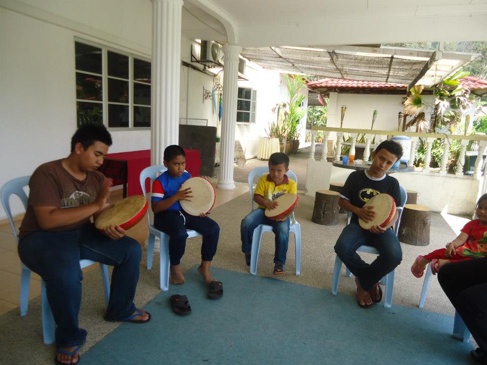 Orchard Homestay (OH) Hulu Langat: Kompang, a Malay traditional musical ...