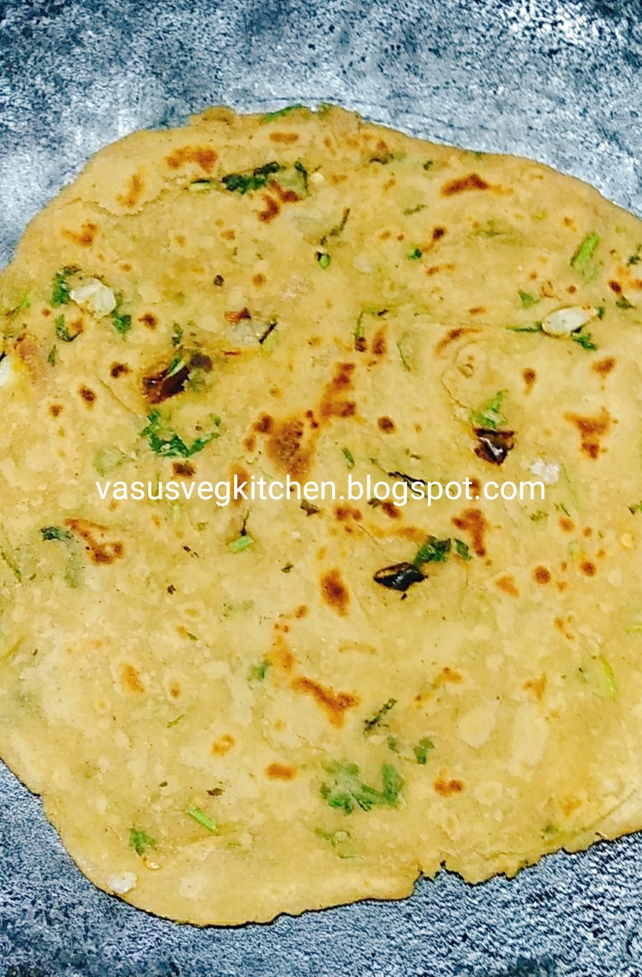 Vasusvegkitchen: Garlic Paratha || Garlic lachha paratha