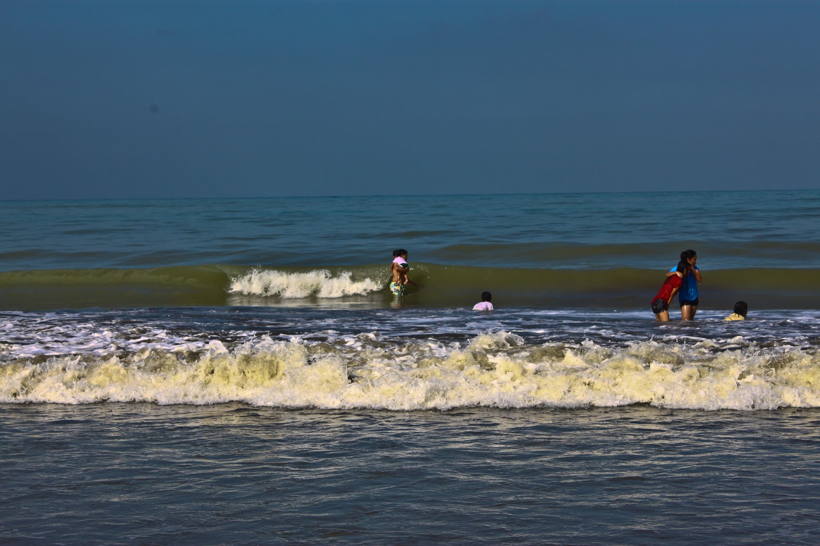 In The Eyes of a Traveler: Long Stretched San Fabian Beaches
