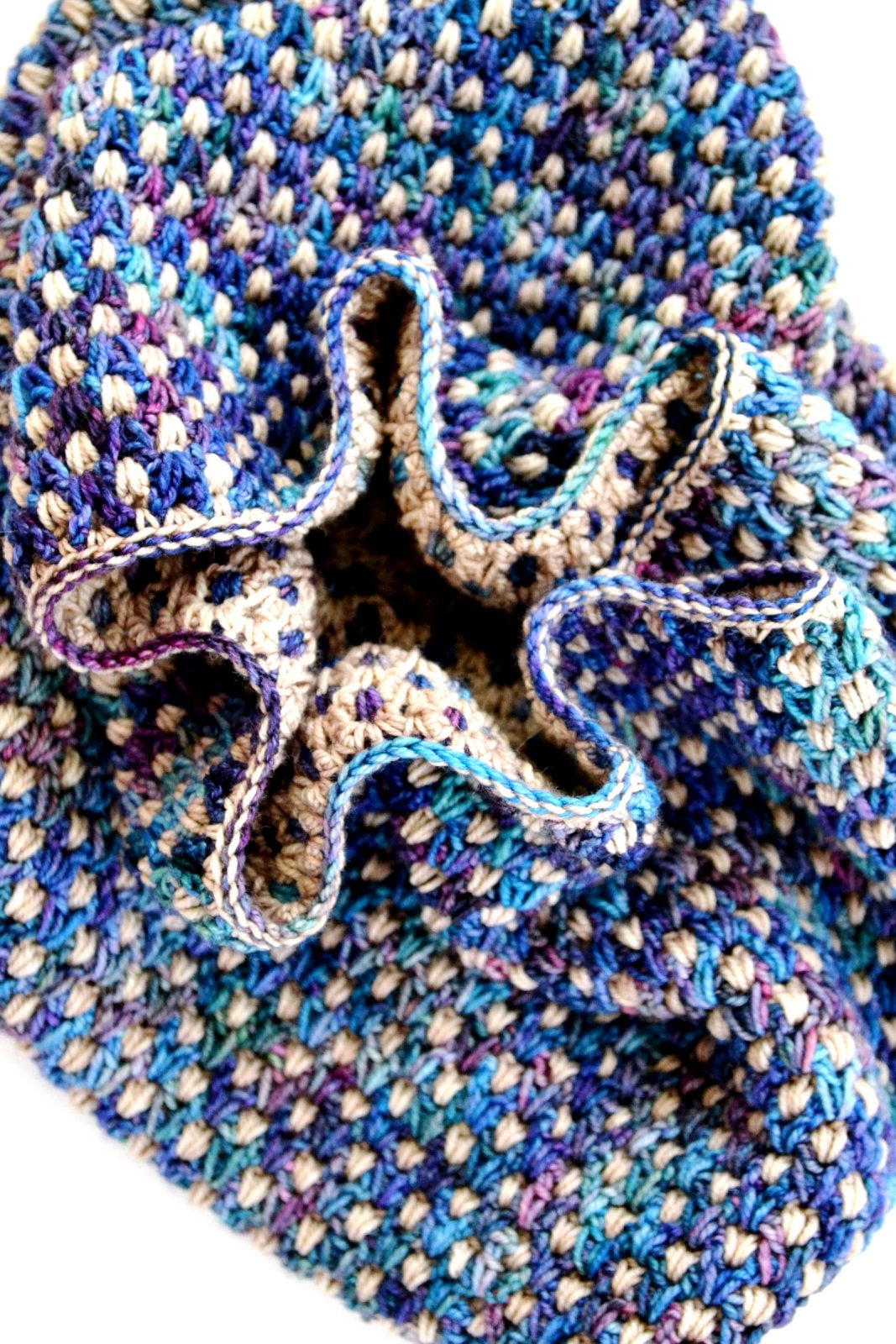 Dotty Cowl: Free Pattern And Tutorial