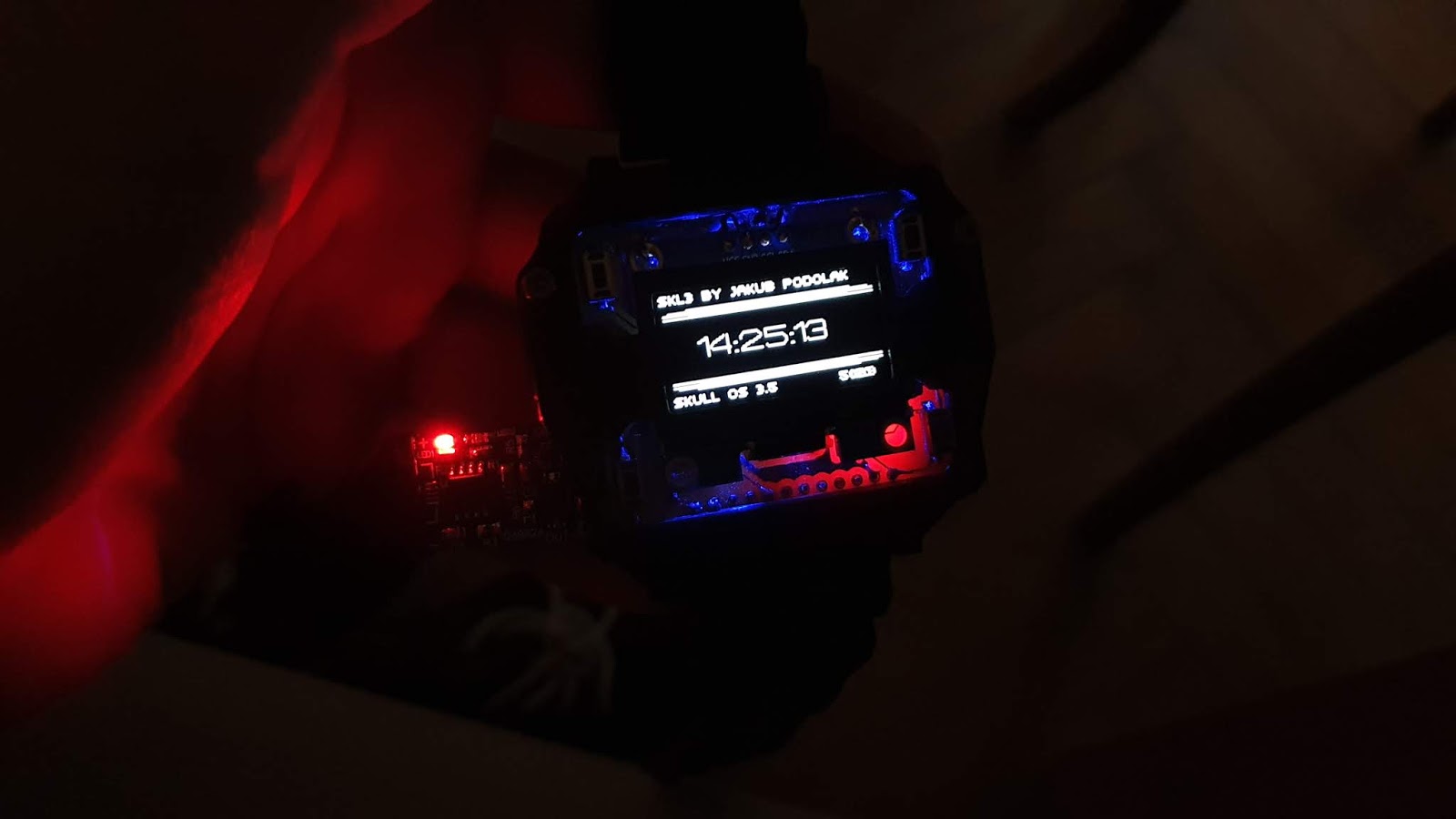 SKL3 - Cyberpunk Arduino Smartwatch with 1.3 inch OLED Display