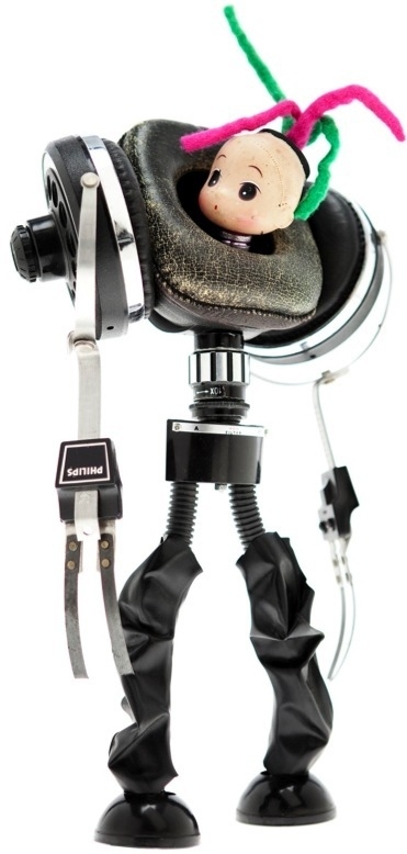 Amazing Cyber Sculptures Made from Gadgets and Electronic Junk | Geeky ...