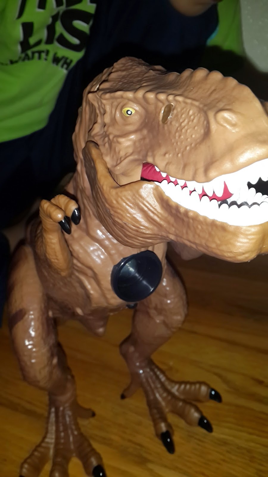 Sue's To-Dos: Dinosaur T-Rex Room Guard with Motion Sensor - Review
