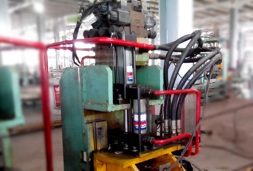 Hydraulic system maintenance and troubleshooting