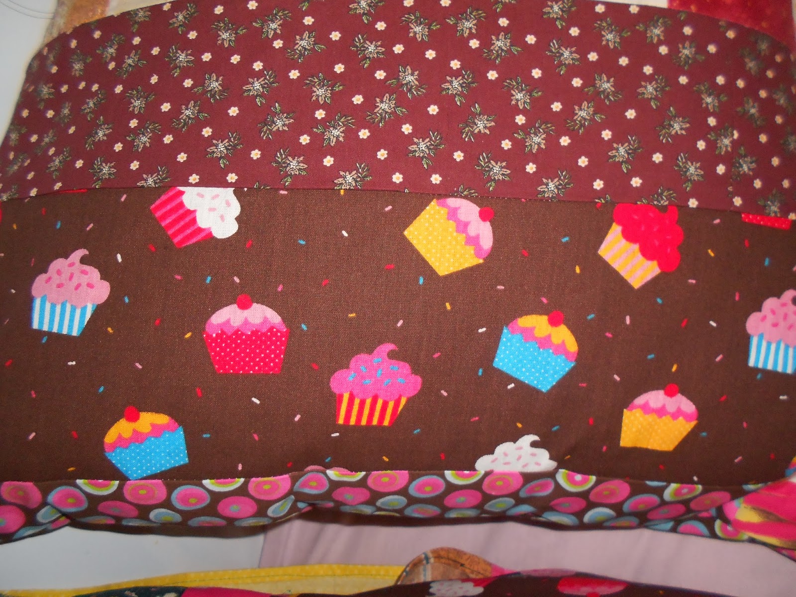 Venha para a minha sala ! : Mais um par de fronhas em patchwork: eu que fiz