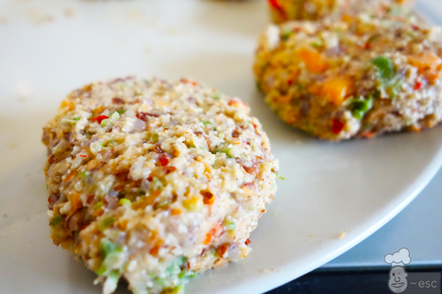 Cómo hacer nuggets veganos caseros de arroz rojo con salsa de yogur ...
