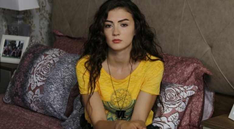 vfghjdjg: Burcu Özberk Resimleri