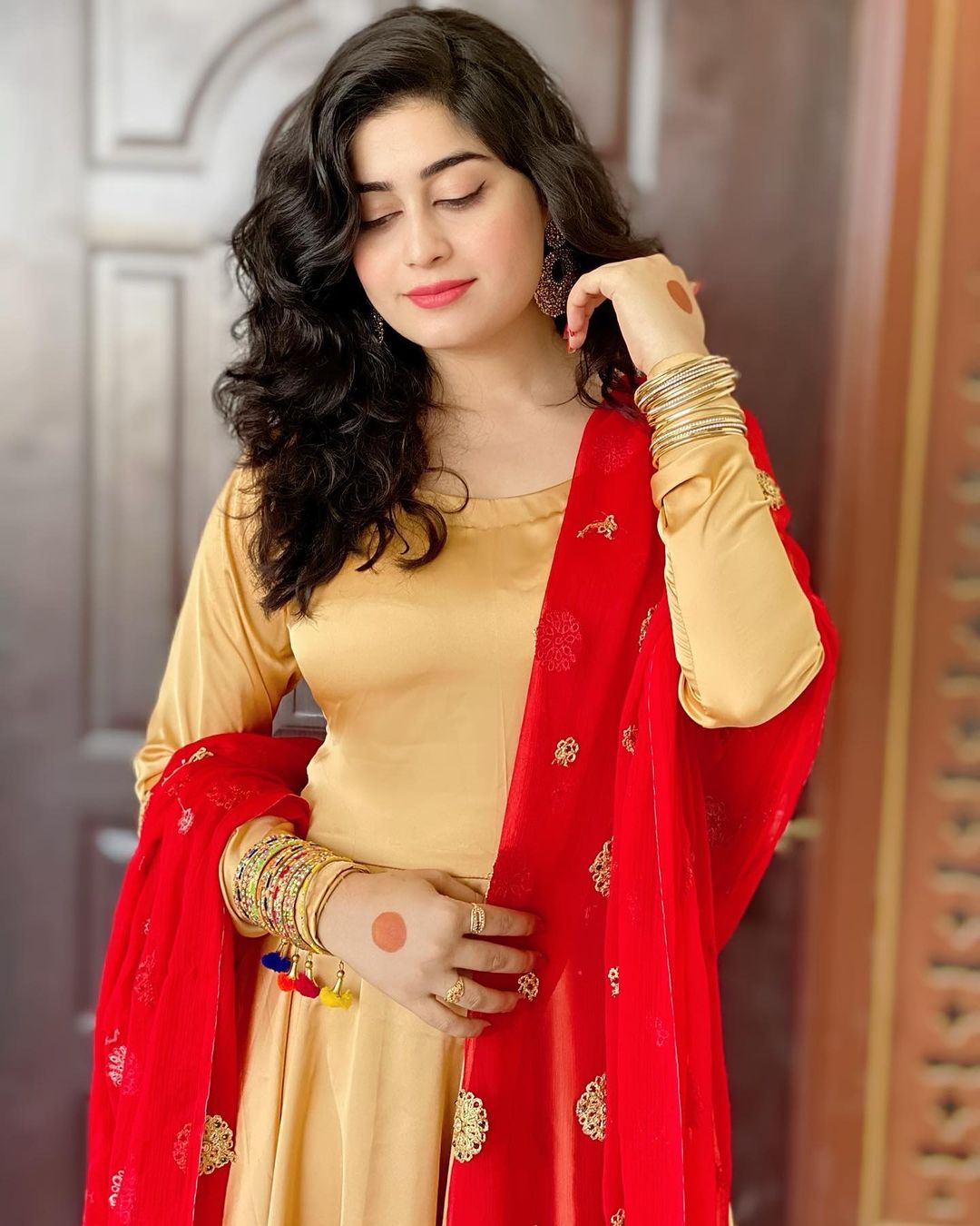 Sofia Kaif Wiki | Sobia Kaif Age, Height, Family, Boyfriend