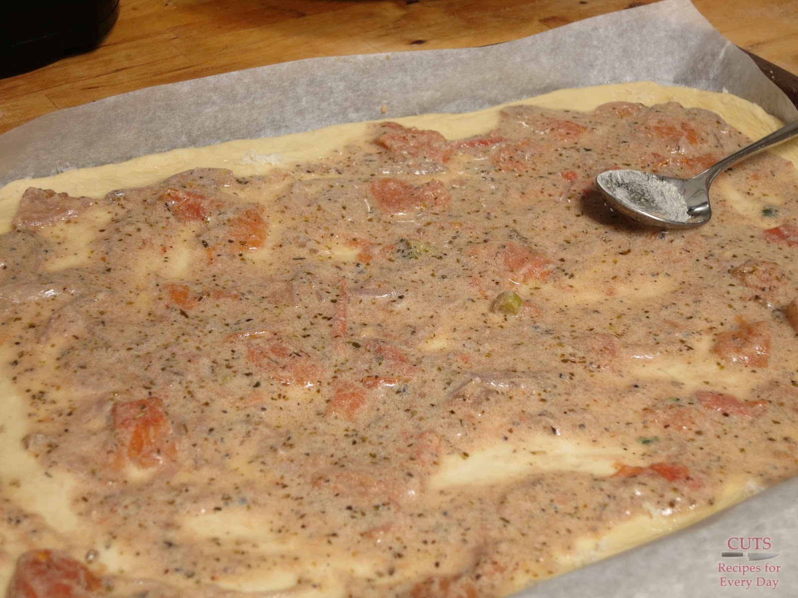 Vegetarian Pizza with Quick Tomato & Red Wine Sauce - Cuts: Recipes for ...