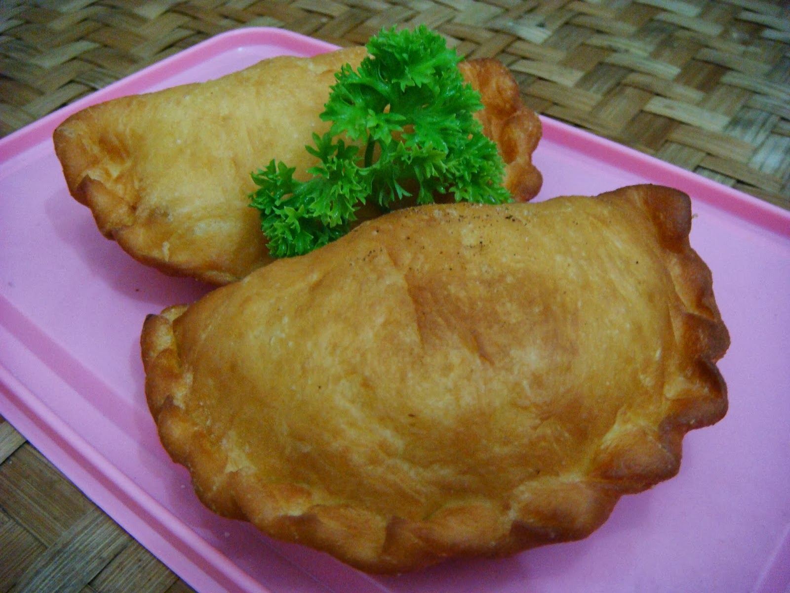 Danika Pastry: Panada Tuna