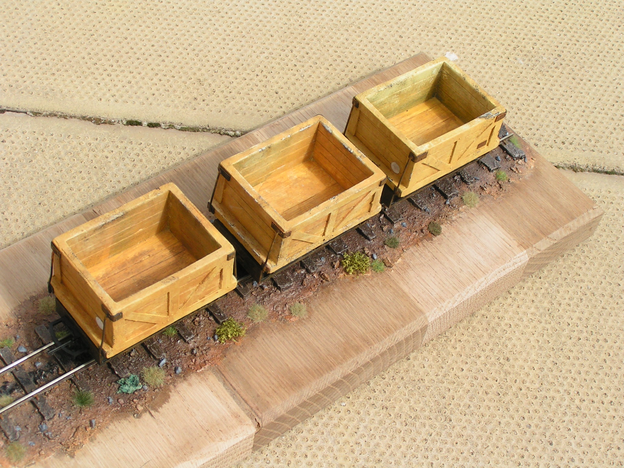 Dampf's modelling page: Scratch Built Narrow Gauge Ore Wagons - in ...