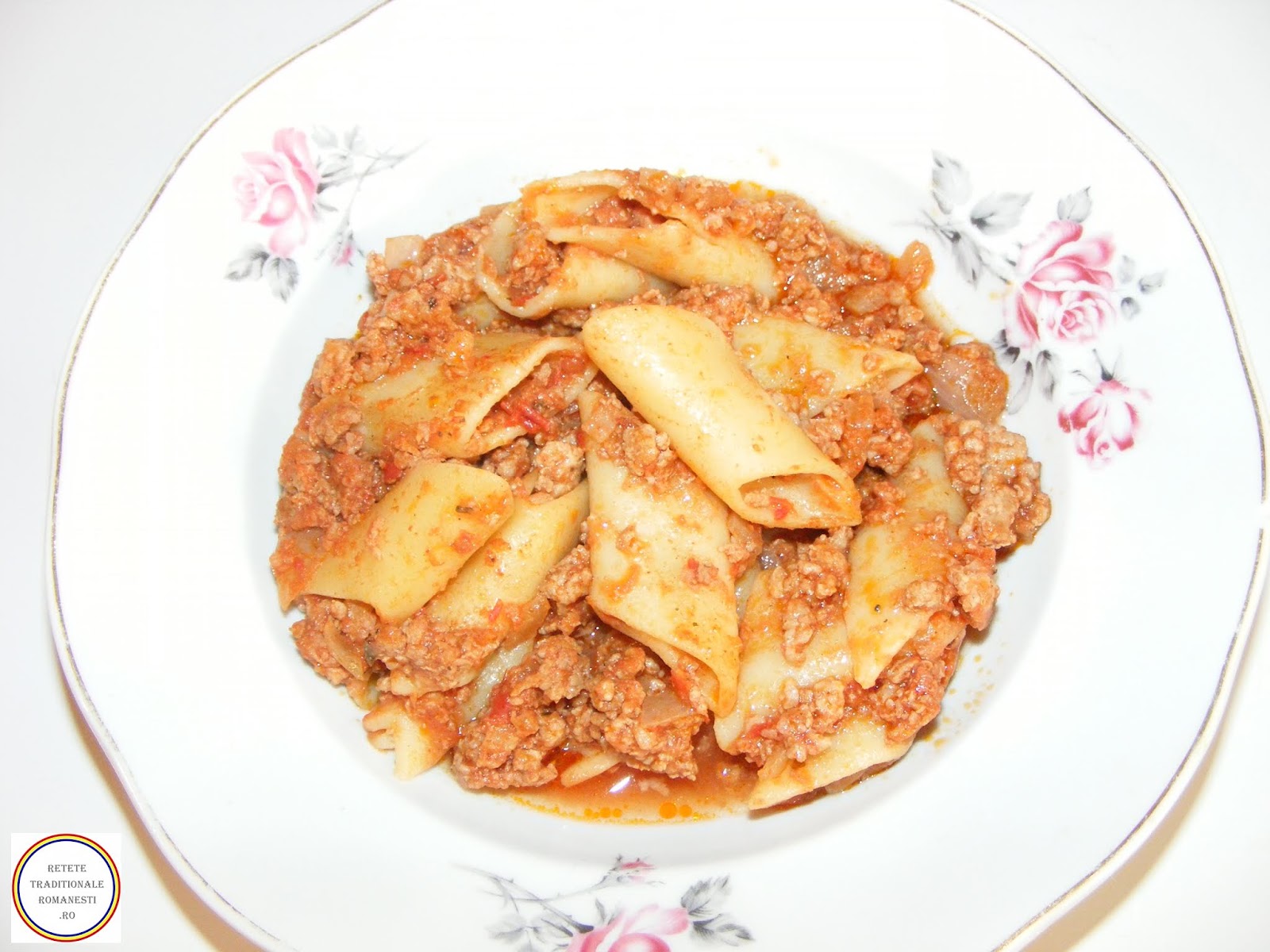 Paste cu carne reteta | Retetetraditionaleromanesti.ro