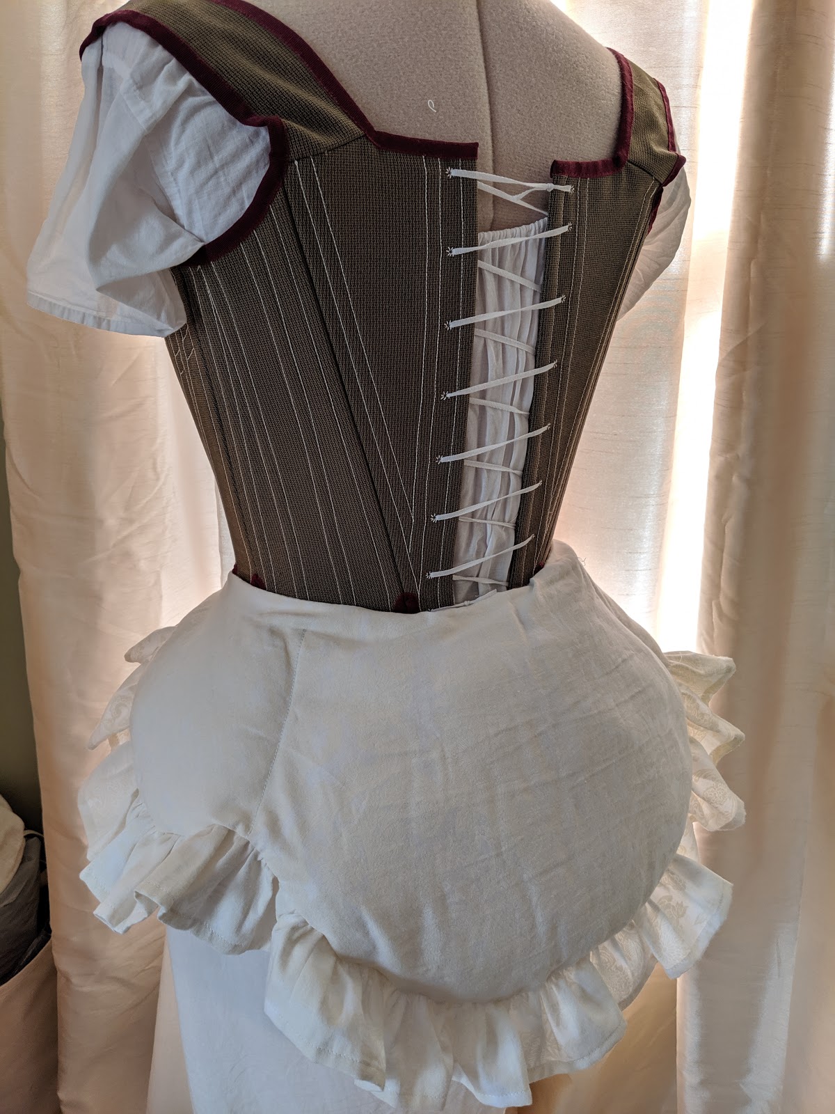 Simplicity 8162 18th Century Bum Pad