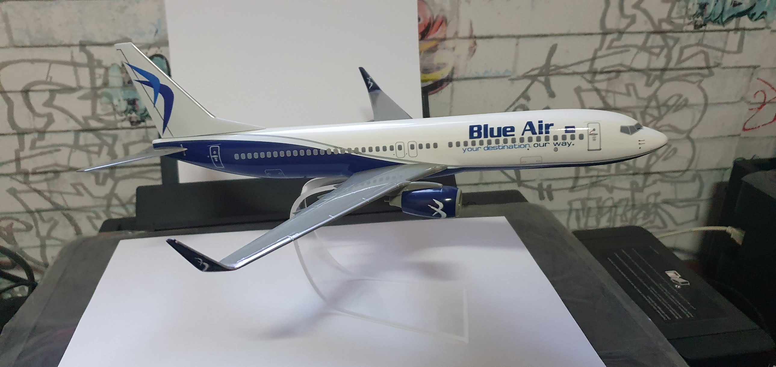 Machete avioane lemn la comandă...