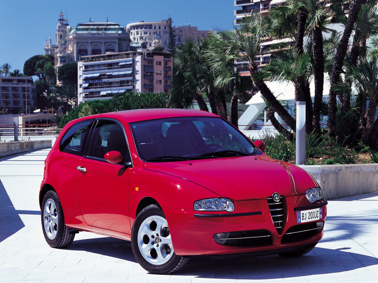 Car Pictures: Alfa Romeo 147 2000